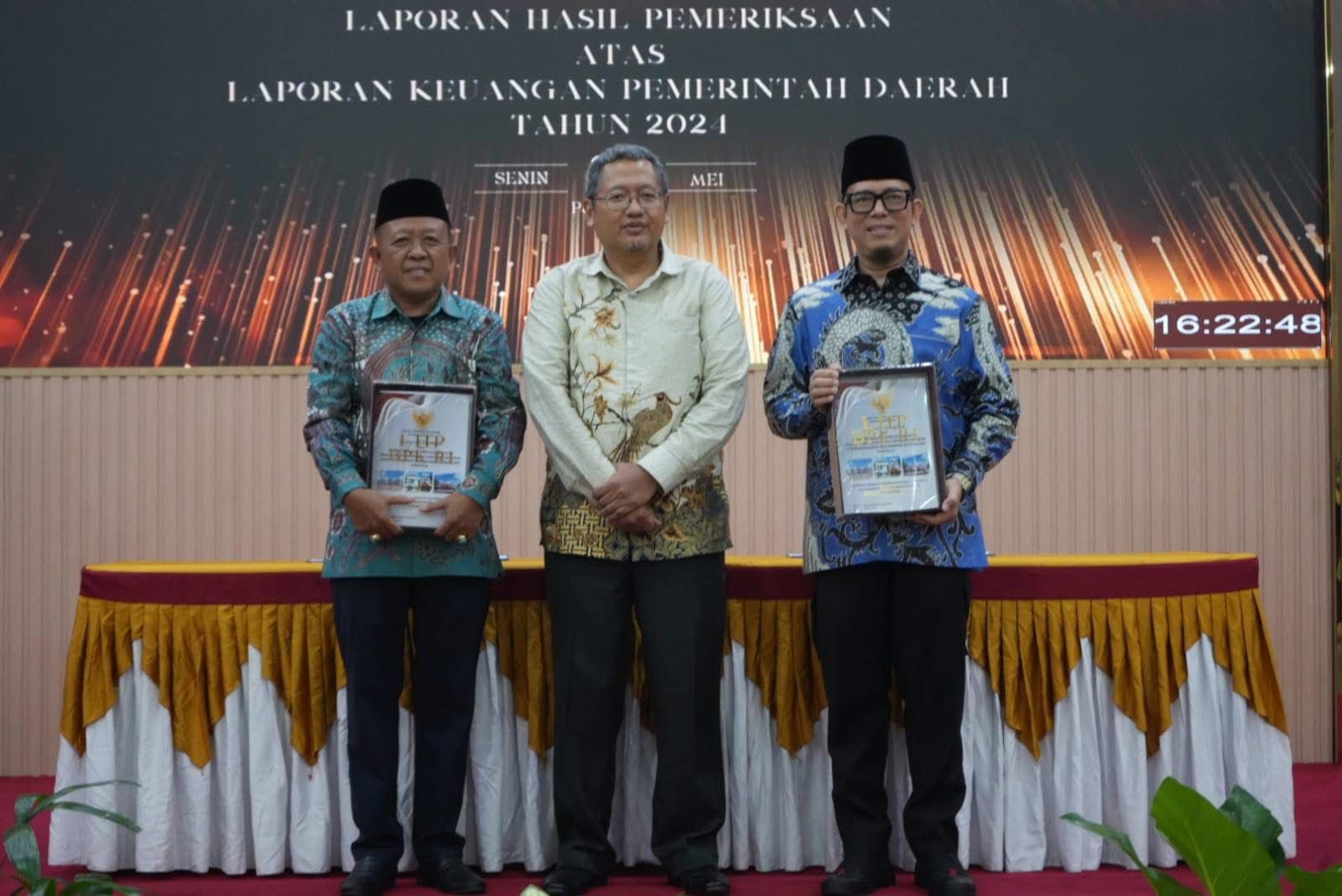 Bukti Konsistensi Tata Kelola Keuangan yang Transparan, Pemkab OKU Raih WTP ke-10 Berturut-turut ...